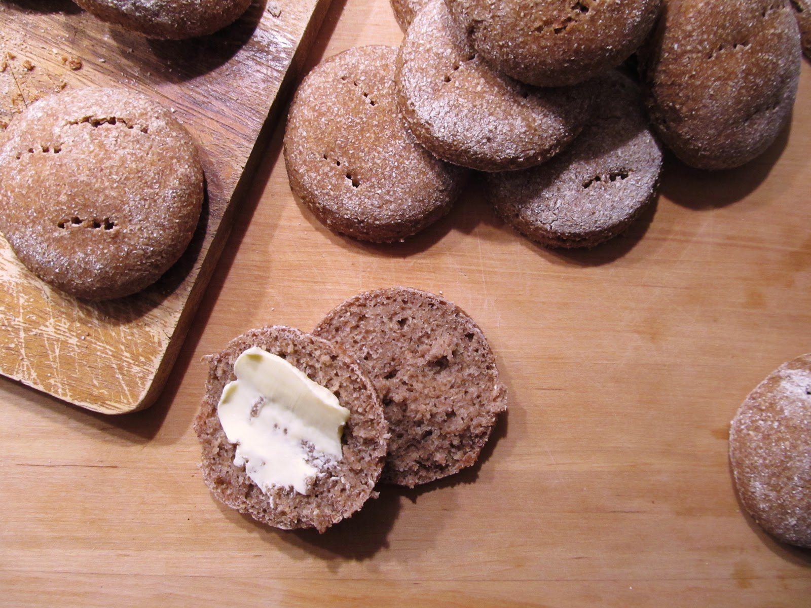 Silkosta rukiiseen – From Pine Bark to Rye: Rapeat ruisnapit – Crunchy ...