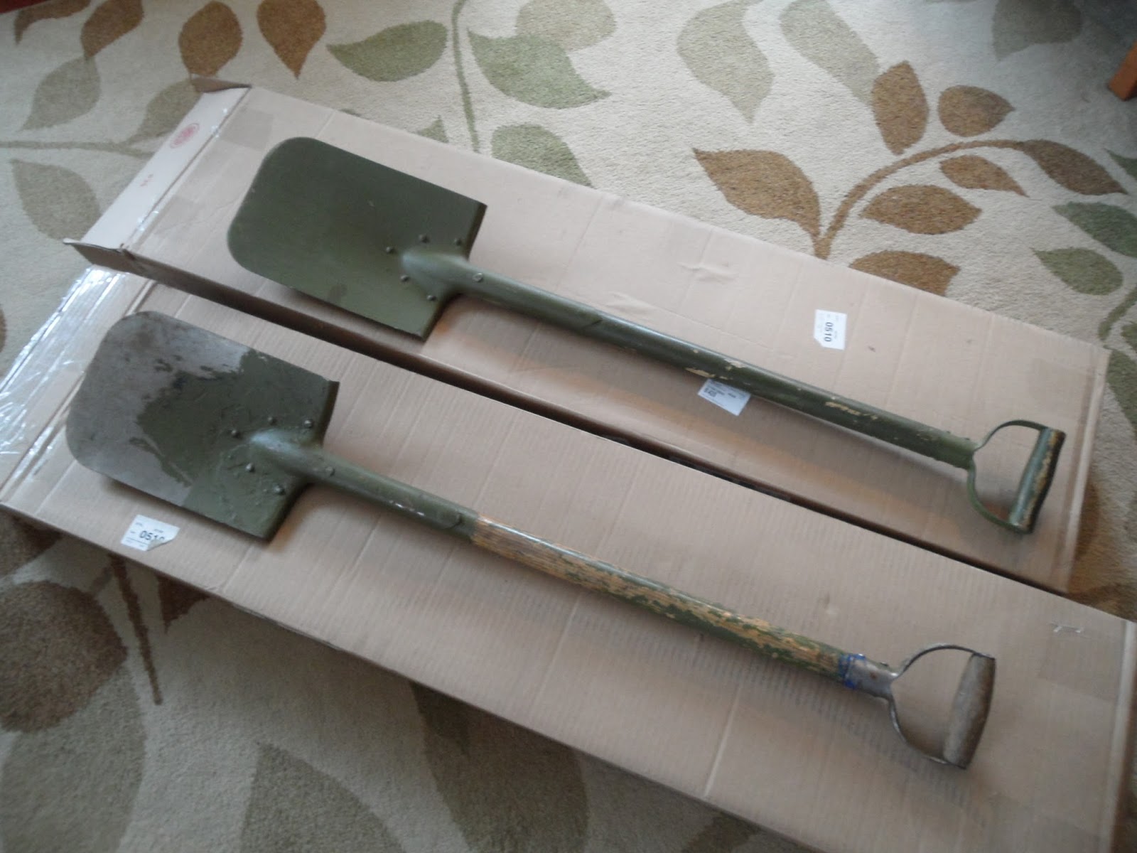Four Bees: Two New Danish Army Engineer, Pioneer Spades circa 1940's to ...