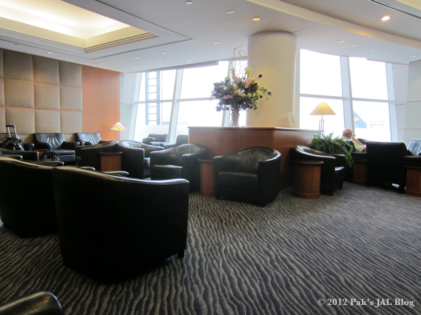 Sampling oneworld Premium Services: Japan Airlines New York JFK First ...