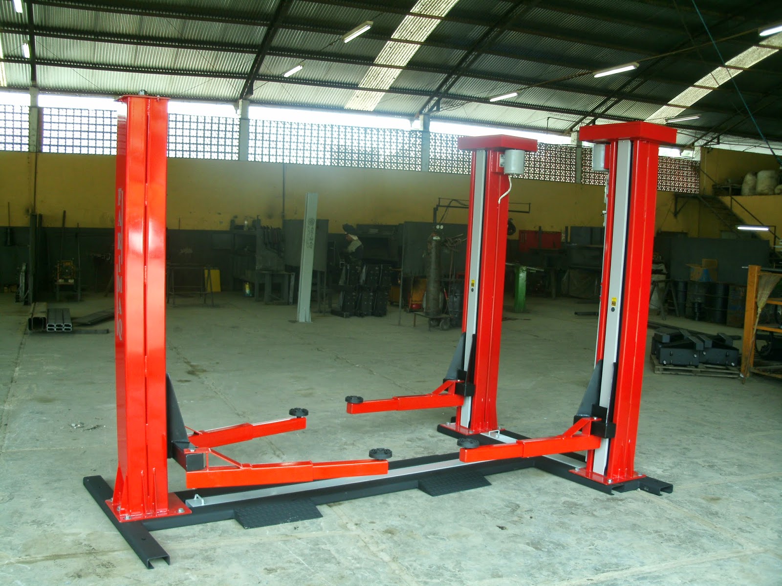 FARIMAQ FABRICA DE ELEVADORES: ELEVADOR AUTOMOTIVO PARA 3500 Kg