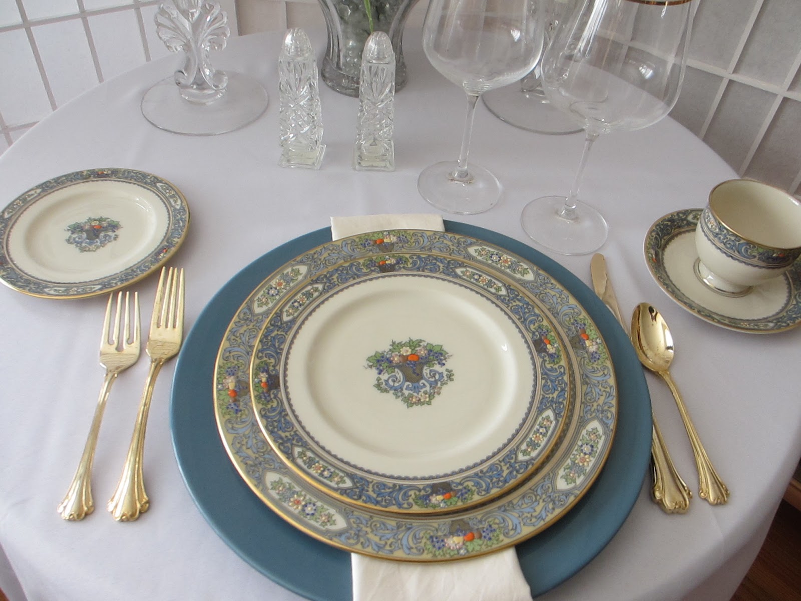 Table for One: Lenox Autumn Table