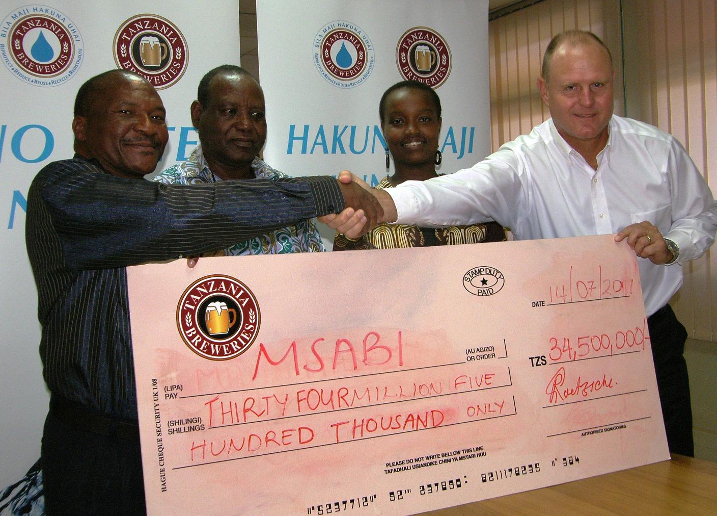 KAMPUNI YA BIA TANZANIA TBL YATOA MSAADA WA SH. MIL 34.5 KWA VIJIJI 20 ...