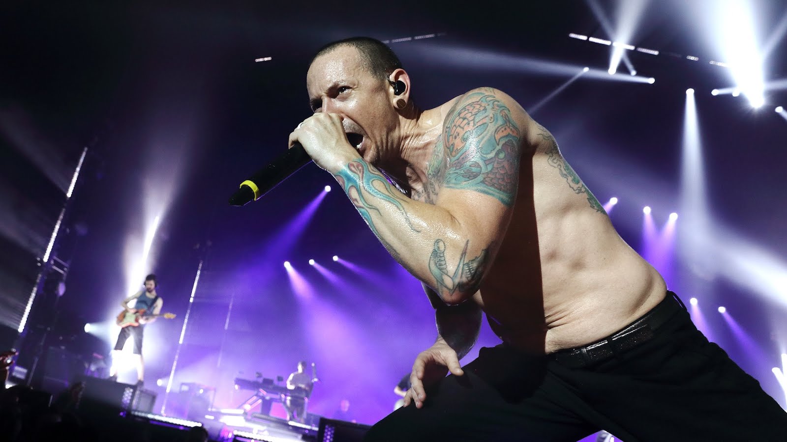 One More Light In Memory Of Chester Bennington: Shocker: Chester ...