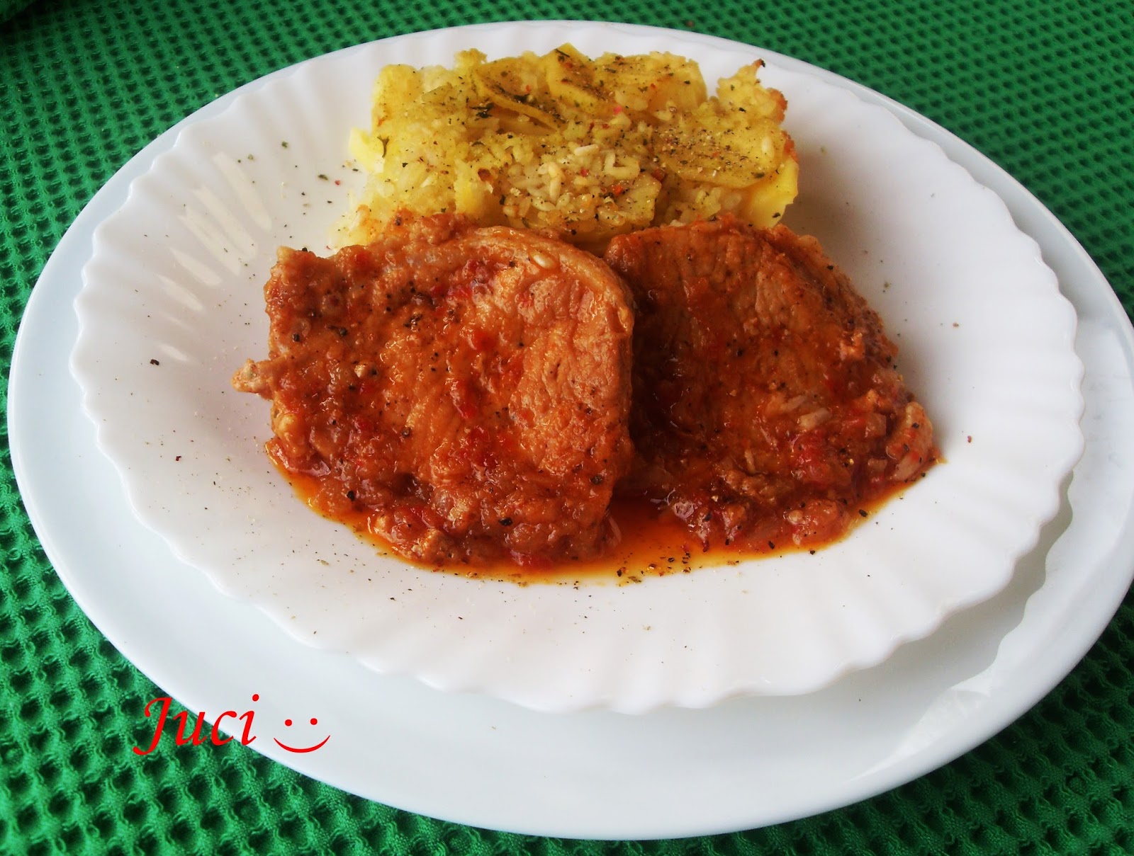 Könnyű a főzés, ha van miből!: Párolt disznó szelet rizses krumplival