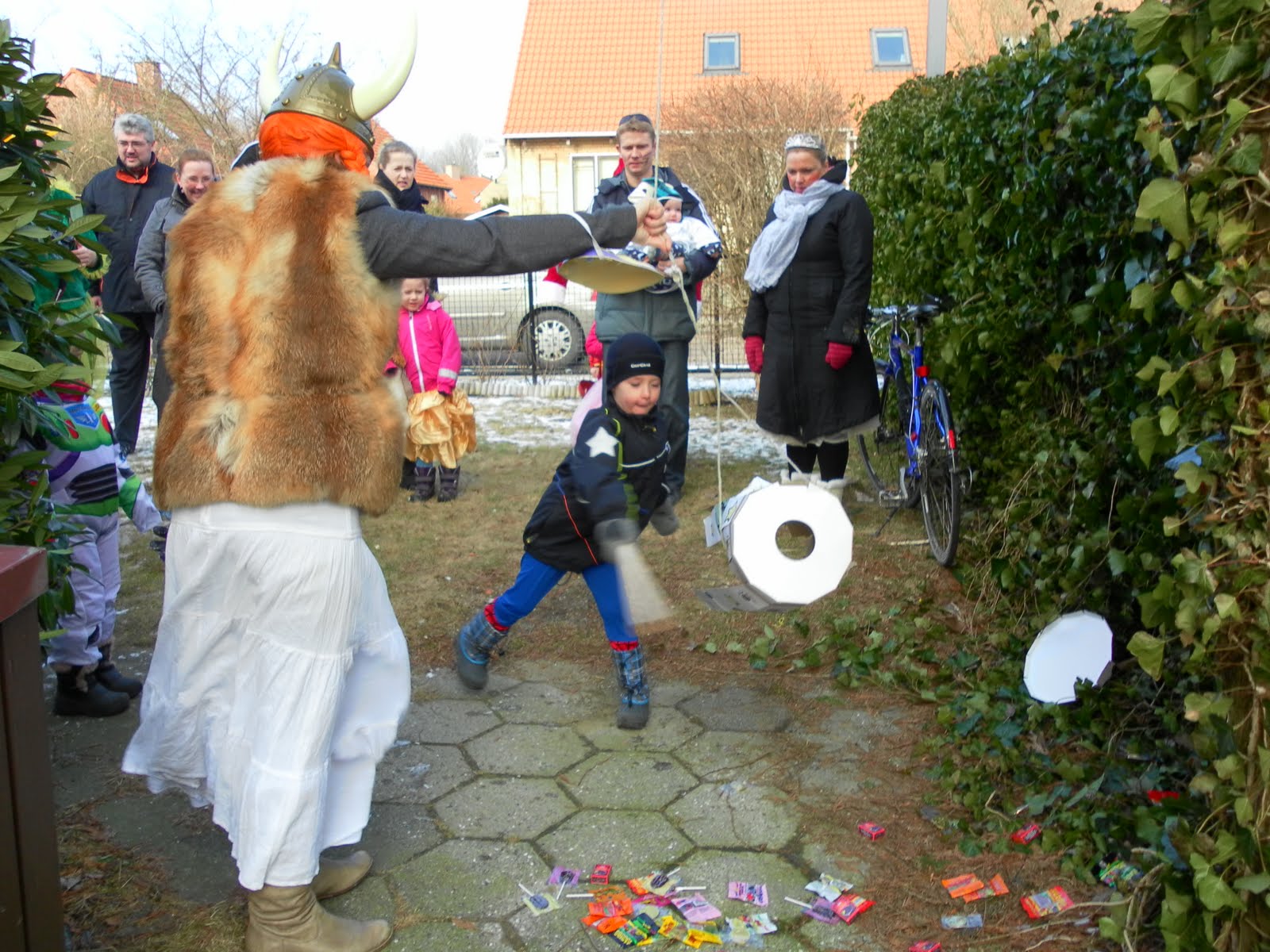 Fru B: Fastelavns fest