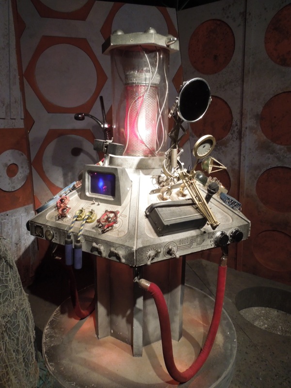 Hollywood Movie Costumes and Props: Doctor Who Idris costume and junk ...