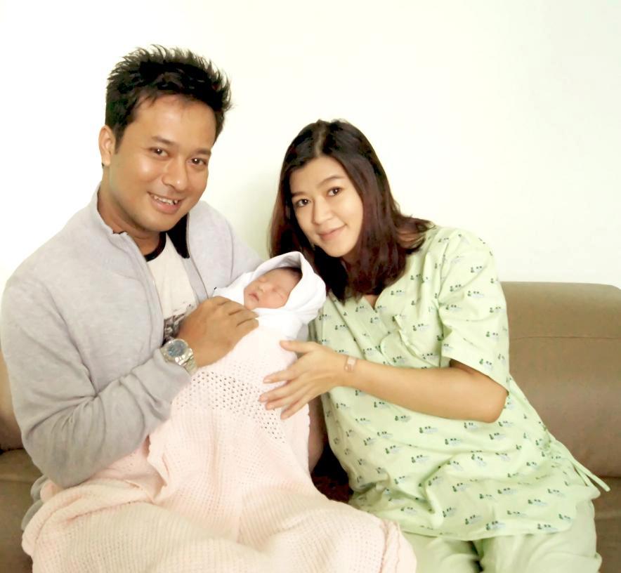 Eaindra Kyaw Zin and her baby girl