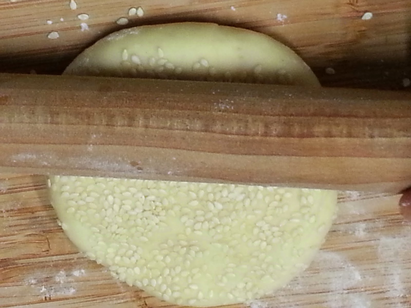 Pat's Kitchen Journal: Sesame crispy Bing ( baked)