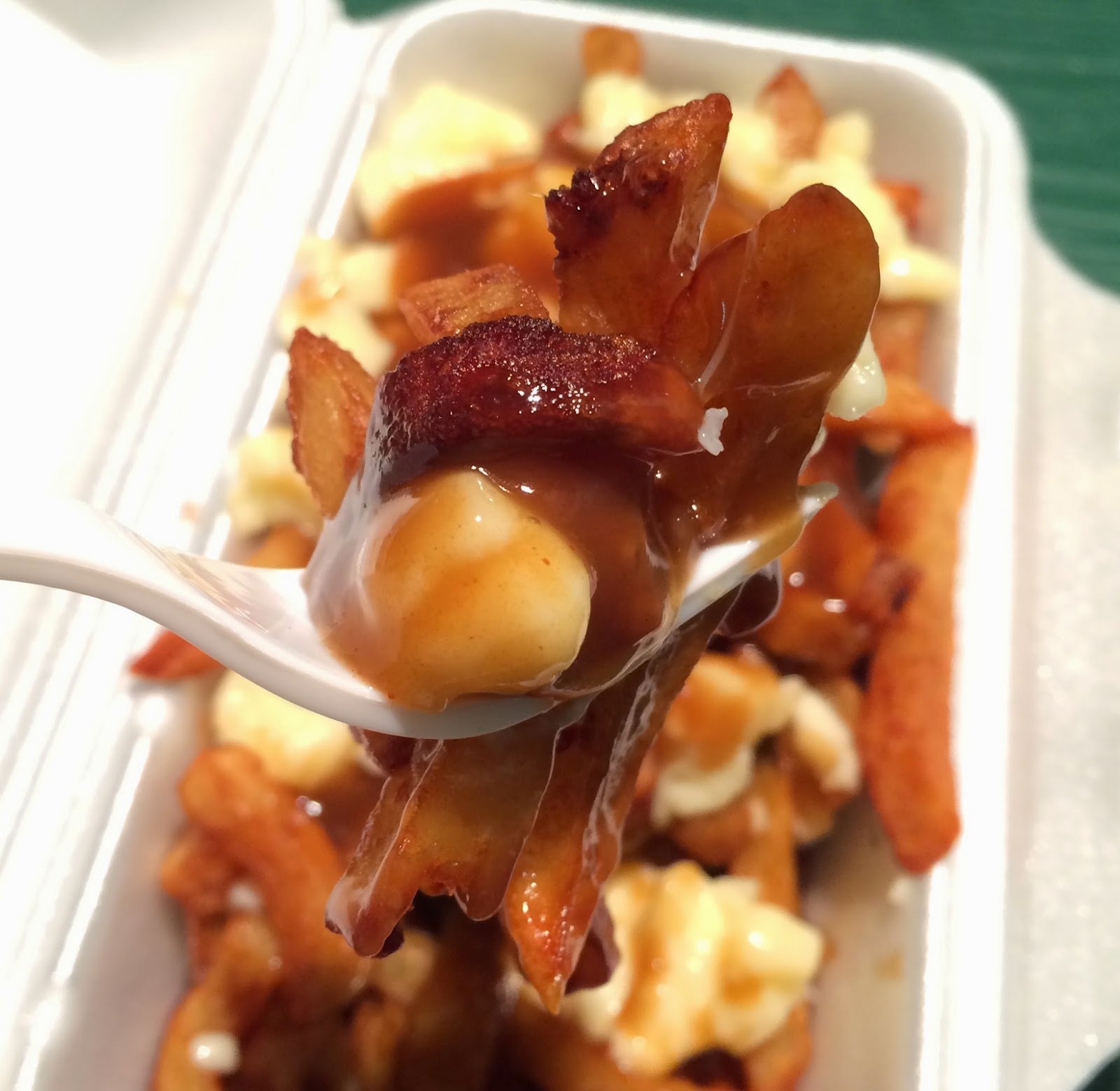 Poutine From Gibeau Orange Julep / ジボーオレンジジュレップのプーティン ~ I'm Made of ...
