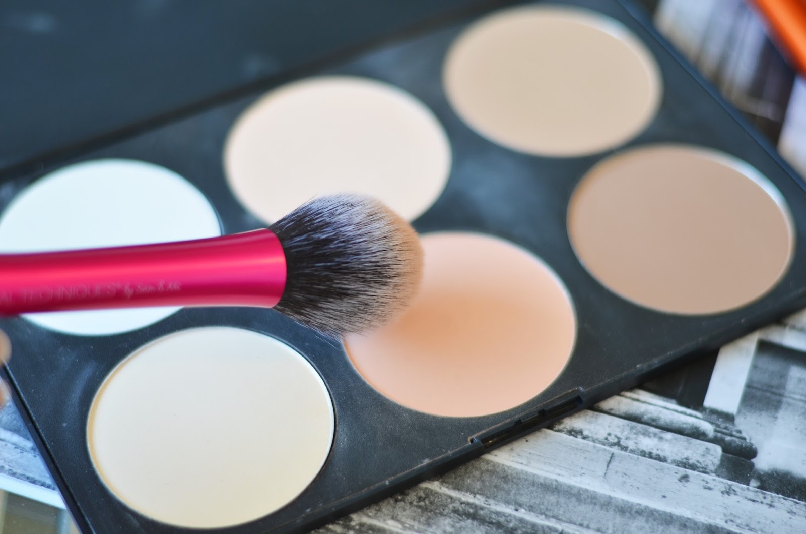 Vancouver Vogue: The Best Contour Palette for Fair Skin