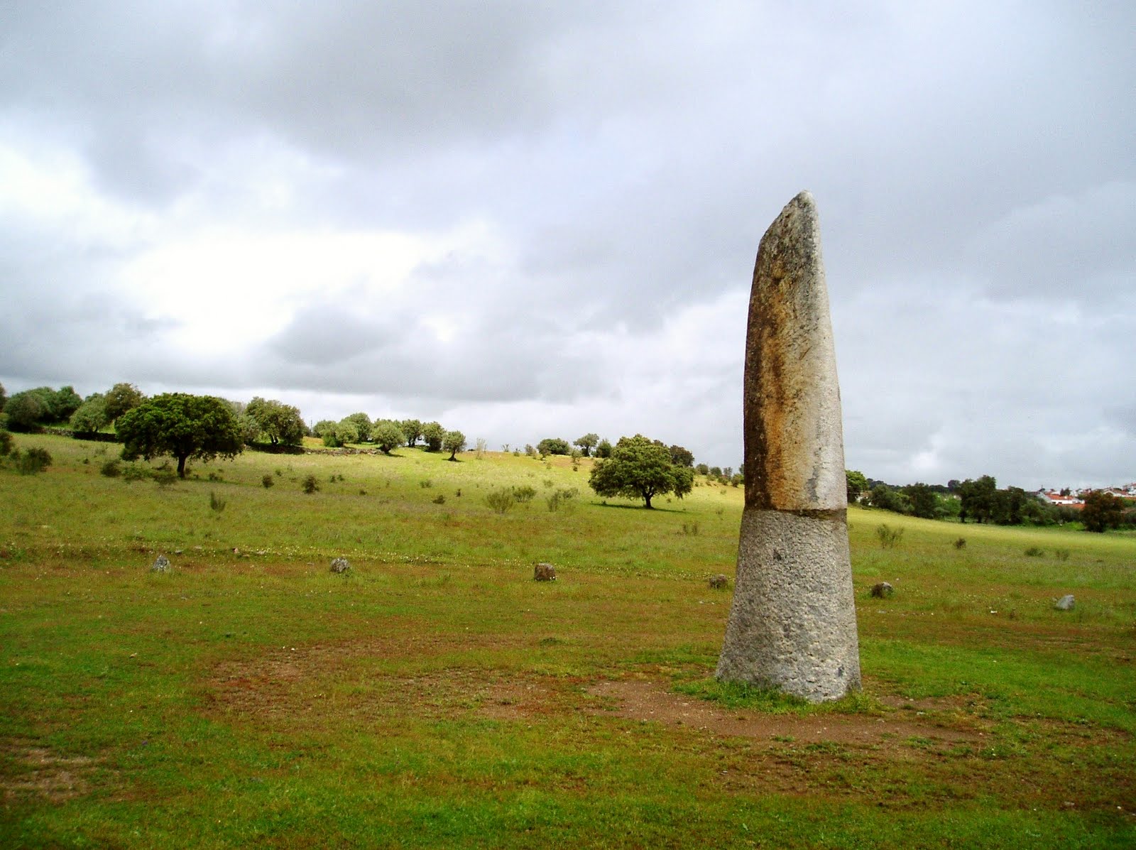 Dólmenes y Menhires: MENHIR DA BULHOA - MONSARAZ (PORTUGAL)