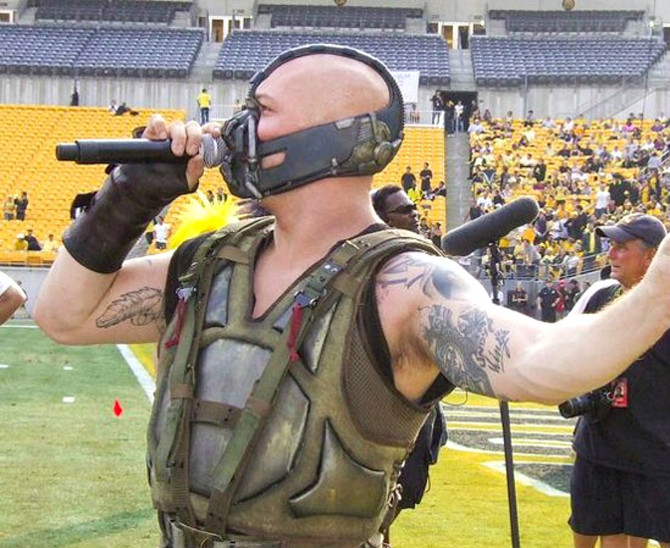 The Dark Knight Rises - More Photos of Tom Hardy as Bane