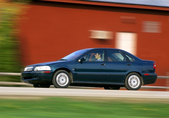 THE ULTIMATE CAR GUIDE: Volvo S40 - Generation 1.1-2 (1997-2004)