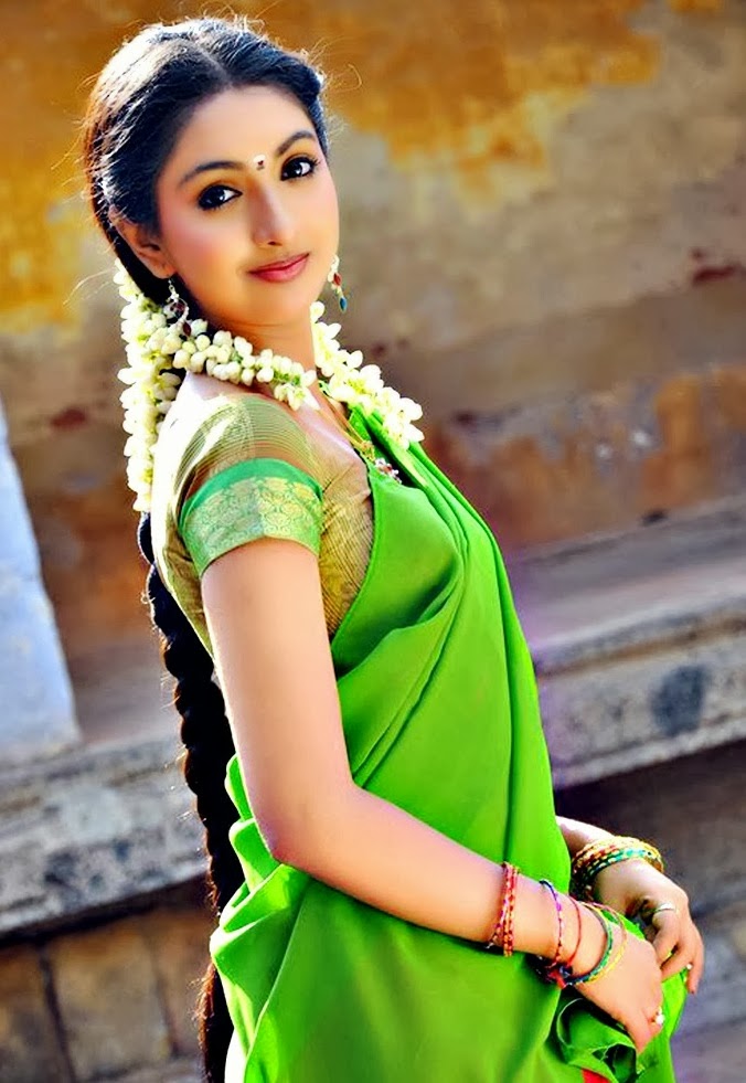CAP: Uthara Unni Cute Images in Half Saree