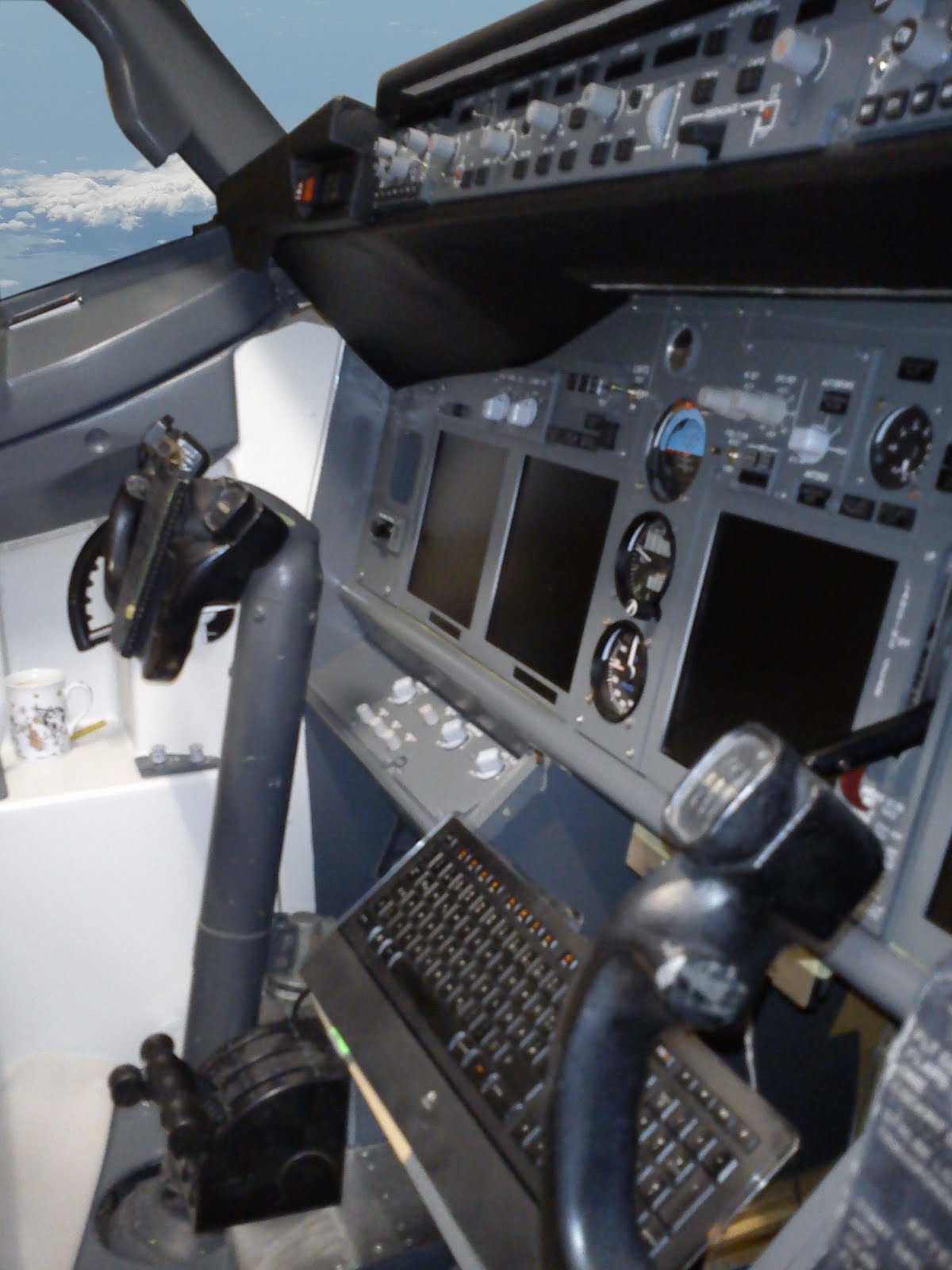 Boeing 737-800NG Fullsize Homecockpit: Glareshield