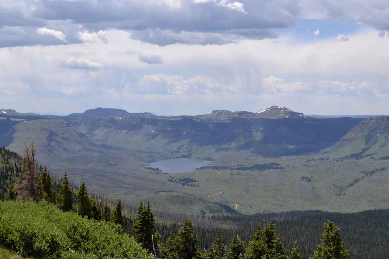 Flat Tops: Lost Lakes and Peaks