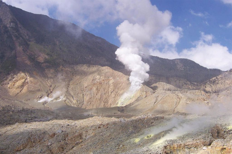Mount Papandayan: Exotic place in Garut ~ GARUT TOURISM