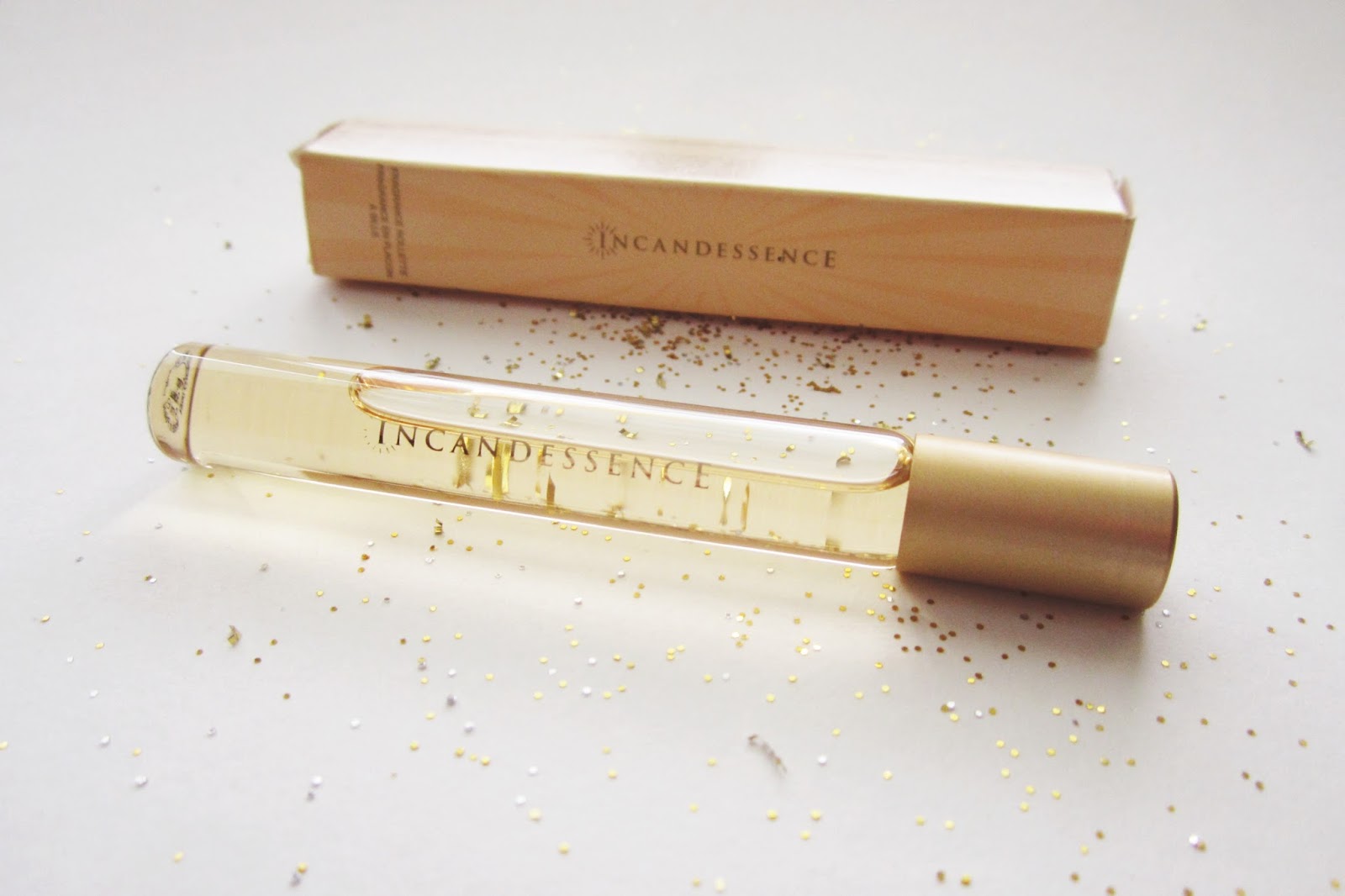 Review: Avon Incandessence Mini Roll On - Rose Touch Blog