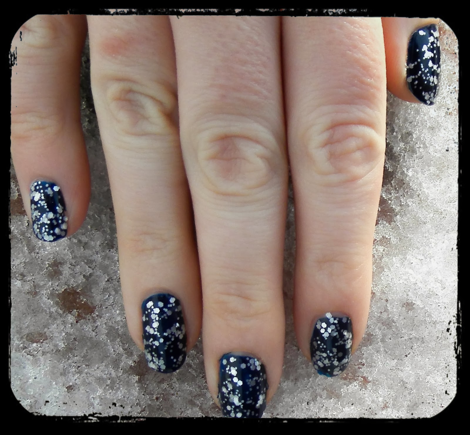 Beauty, Miscellany: Festive Nails - Snowy Night