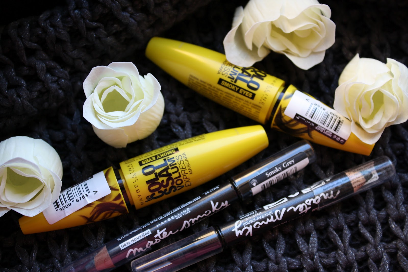 UOGINTAITE: APŽVALGOS: MNY COLOSSAL VOLUM' EXPRESS