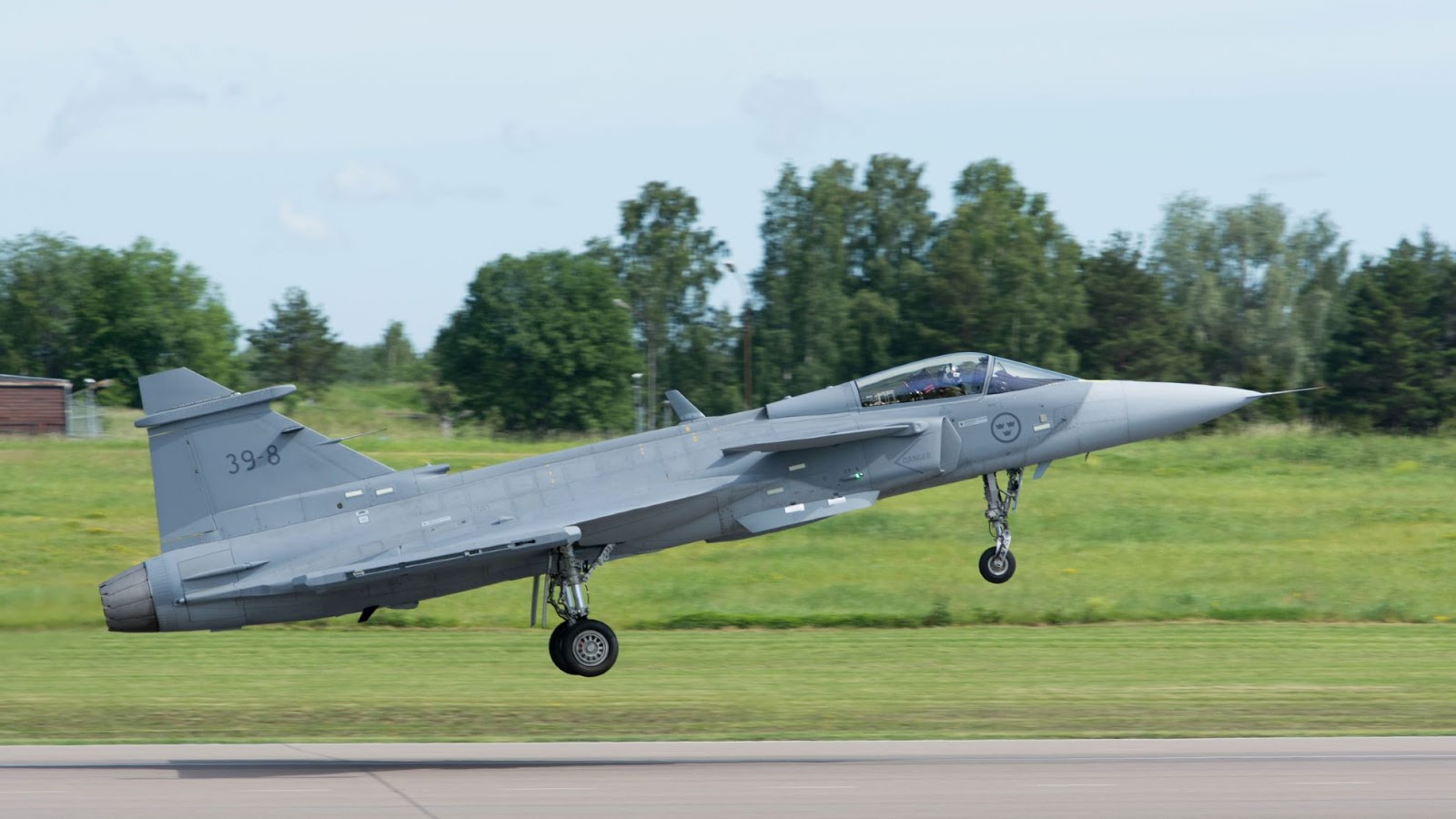 SNAFU!: SAAB Gripen E First Flight Pics!