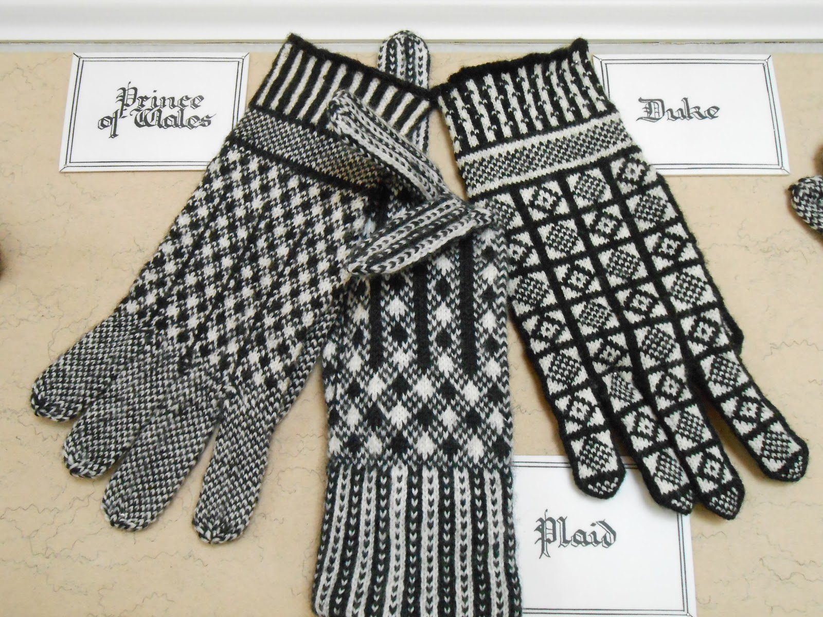 CalKnits... and now blogs, too: Sanquhar Knitting and Christmas ...