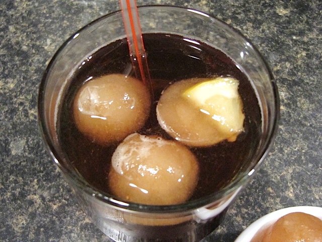 Sew Many Ways...: Thirsty Thursday...Iced Tea Cubes