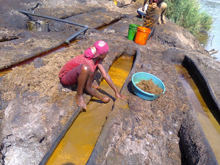 IDDY ALLUTE: Ufundi wa kutengeneza mafuta ya mawese