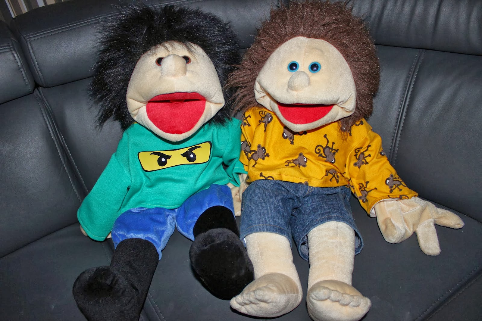 Mamie van vier: Living puppets