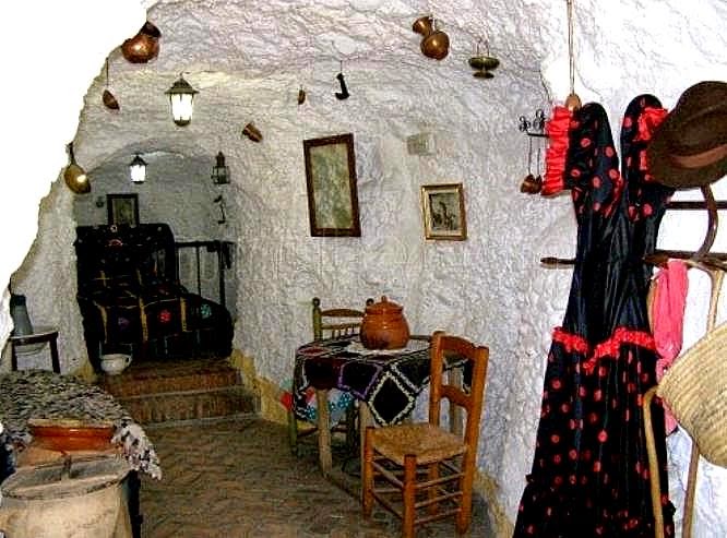 The Flying Tortoise: The Caves Of Sacromonte. One Of Spain's Historic ...