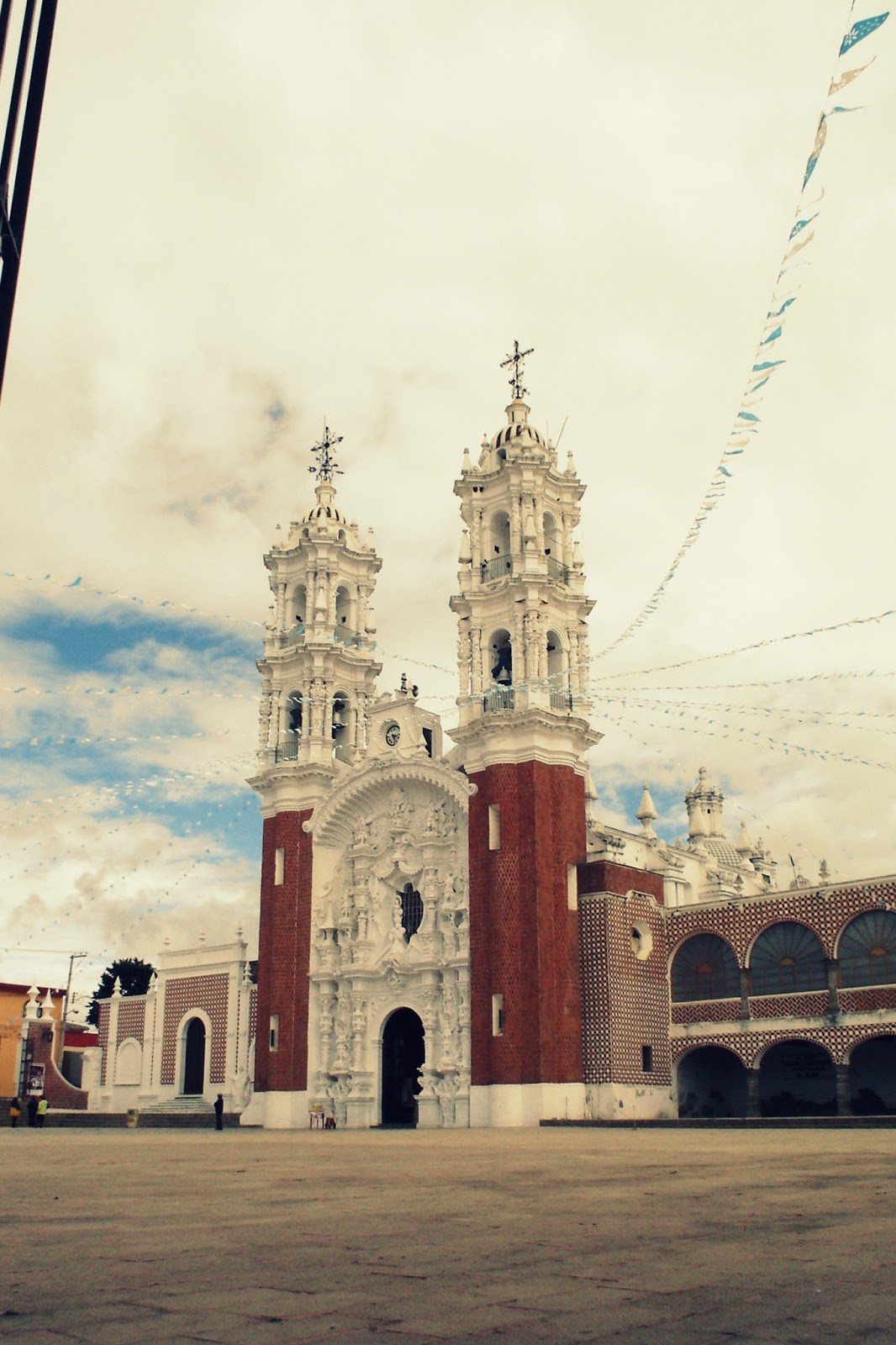 OUT THE BLUE: Basílica de Ocotlán