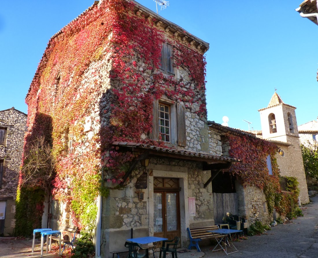 EN PROVENCE ET AILLEURS: OPPEDETTE (04)