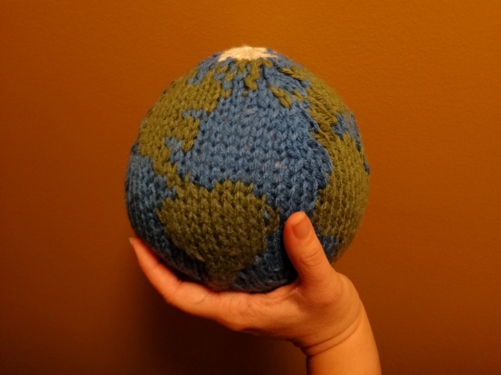 Grandma Swills' Handcrafted Knits: Earth Ball