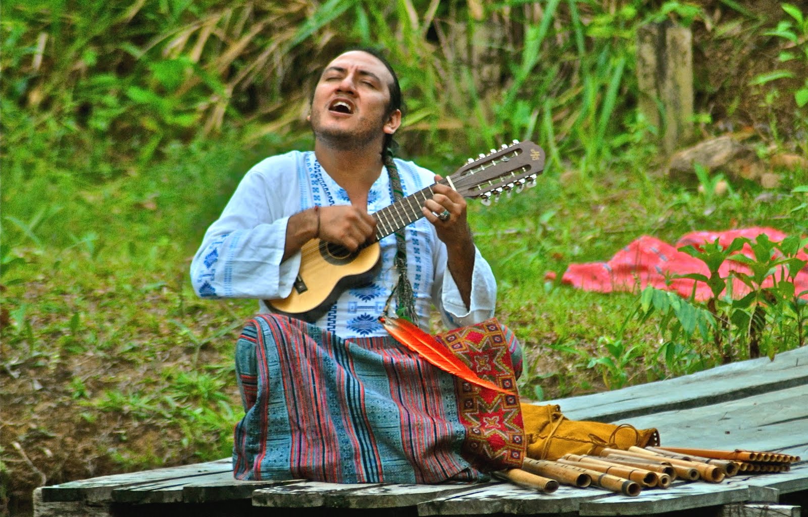 CULTURA PUCALLPA: HERBERT QUINTEROS