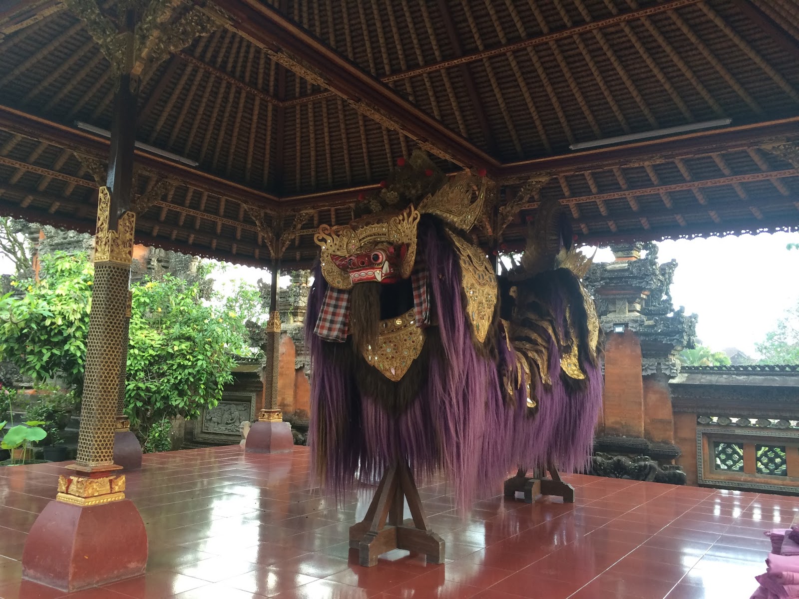 Ubud Water Palace (Pura Taman Kemuda Saraswati) - Bali - Travel is my ...