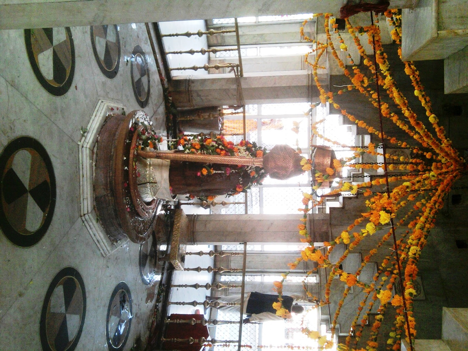 MY Tikamgarh..: About KUNDESHWAR Temple..