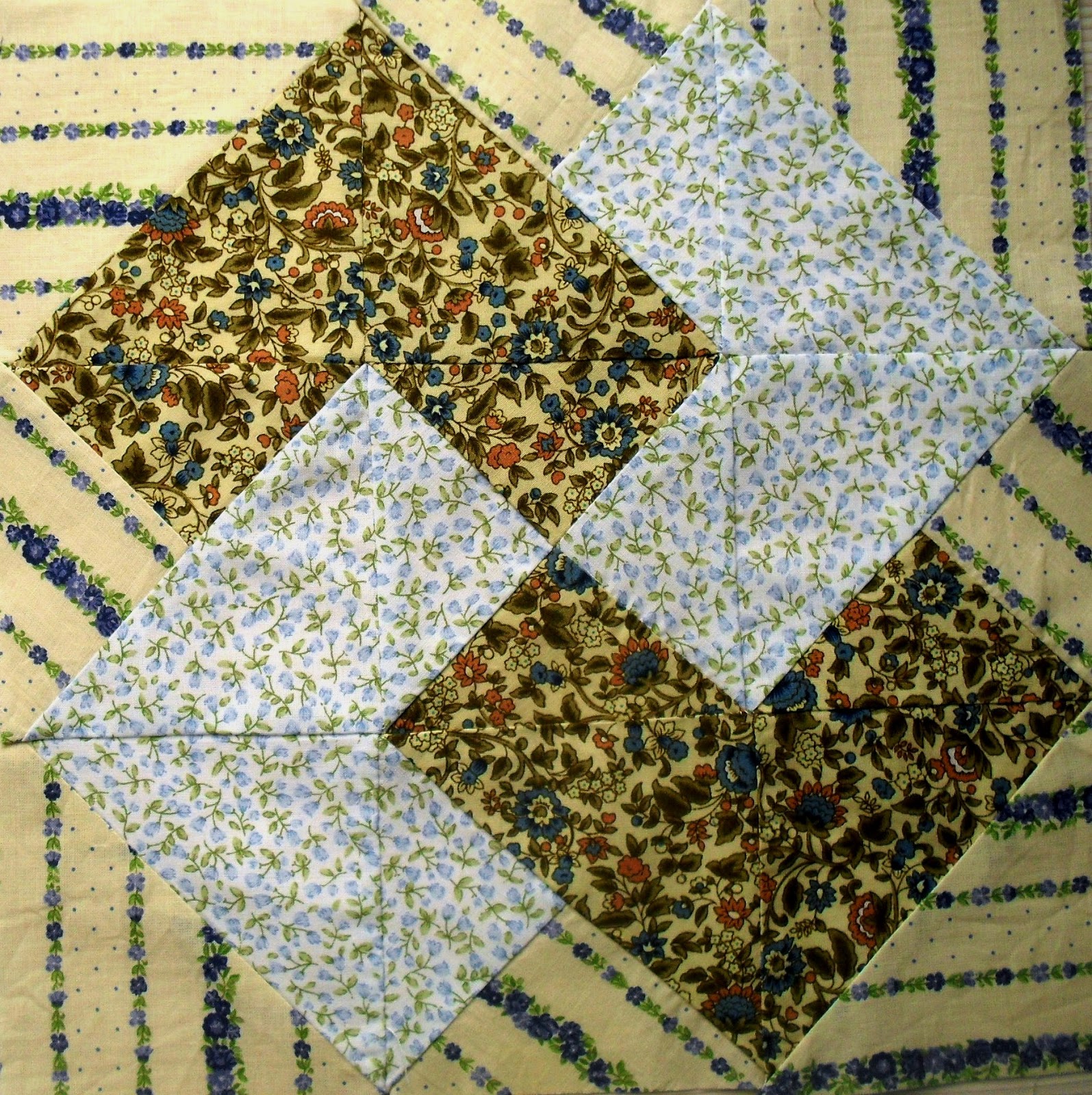 mimundoentelas.com: Patchwork: CARD TRICK