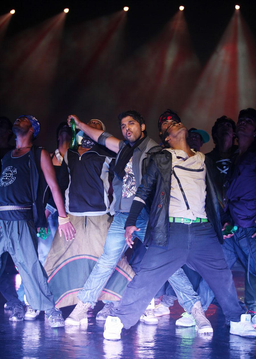 Allu Arjun's Julayi Movie latest Photos Gallery