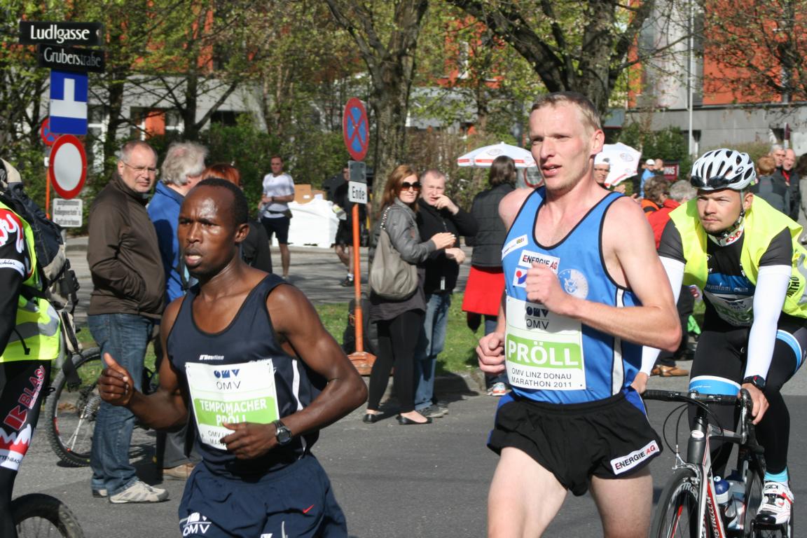 riki´s lauf-Fotos: OMV Linz Marathon 2011