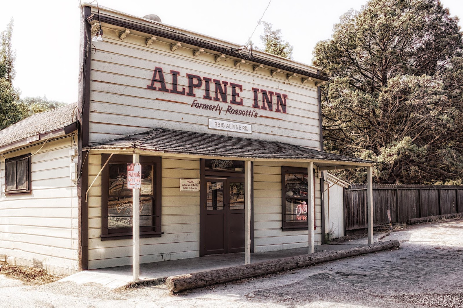 Leica (M-9) & (D-Lux 4)