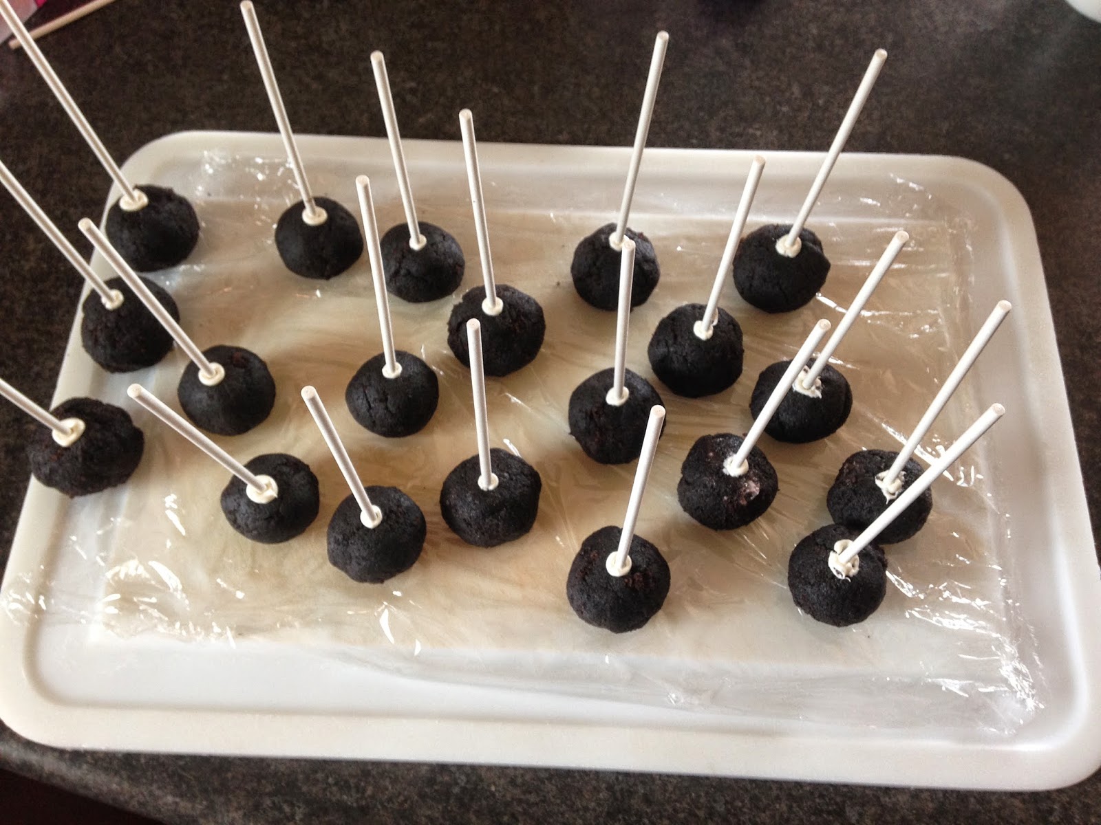 the-busy-baker-cake-pops