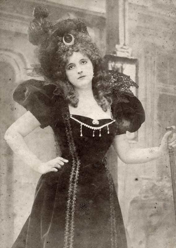 Crowns, Tiaras, & Coronets: Clara Ward, Princesse de Caraman-Chimay ...