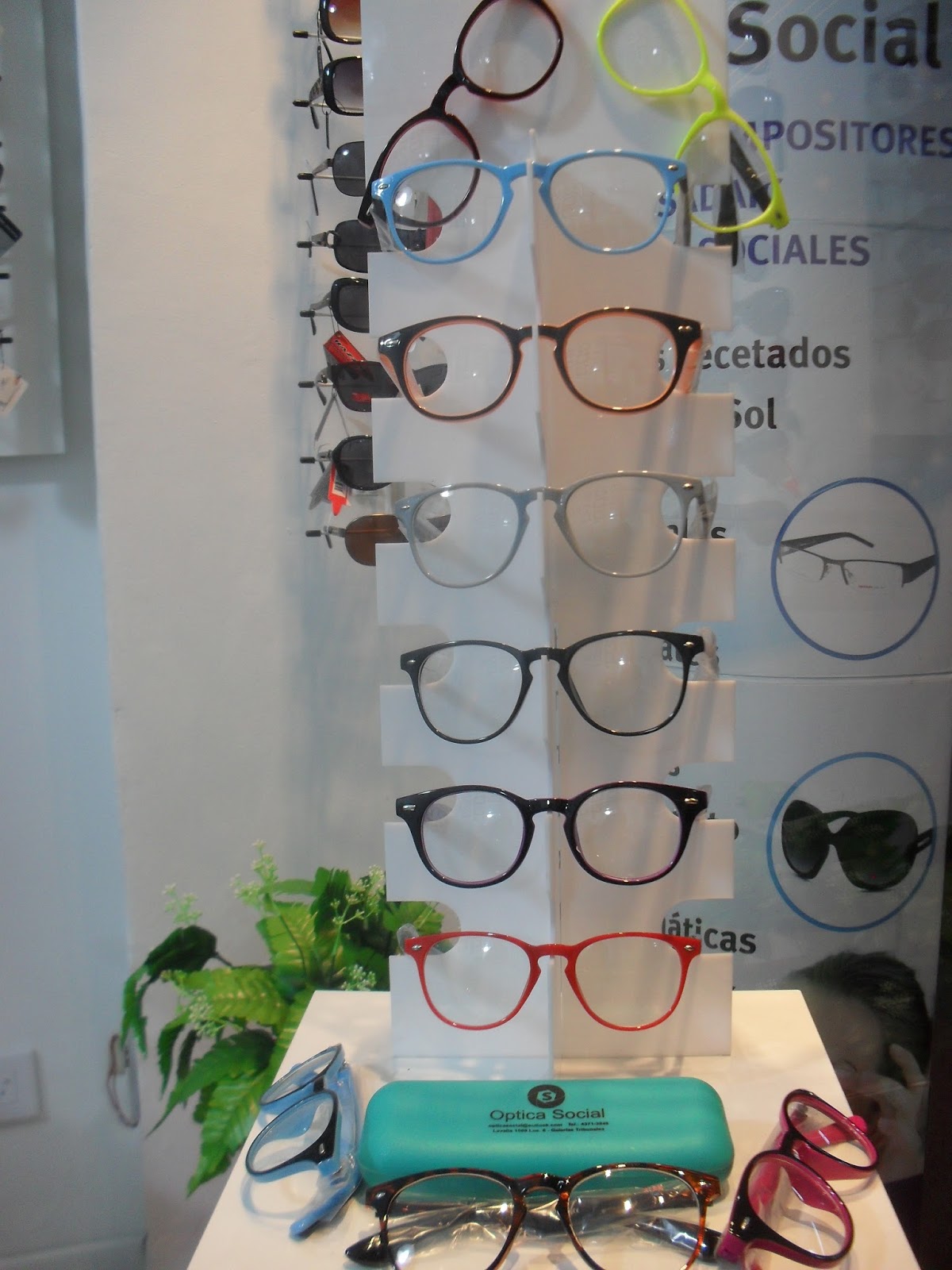 Optica Buena Vista: Anteojos Recetados, INCREÍBLE, Completos $ 500