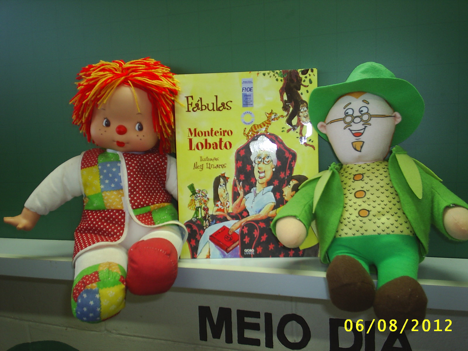 SALA DE LEITURA MONTEIRO LOBATO Caic Irmã Dulce SBO: conFÁBULAndo