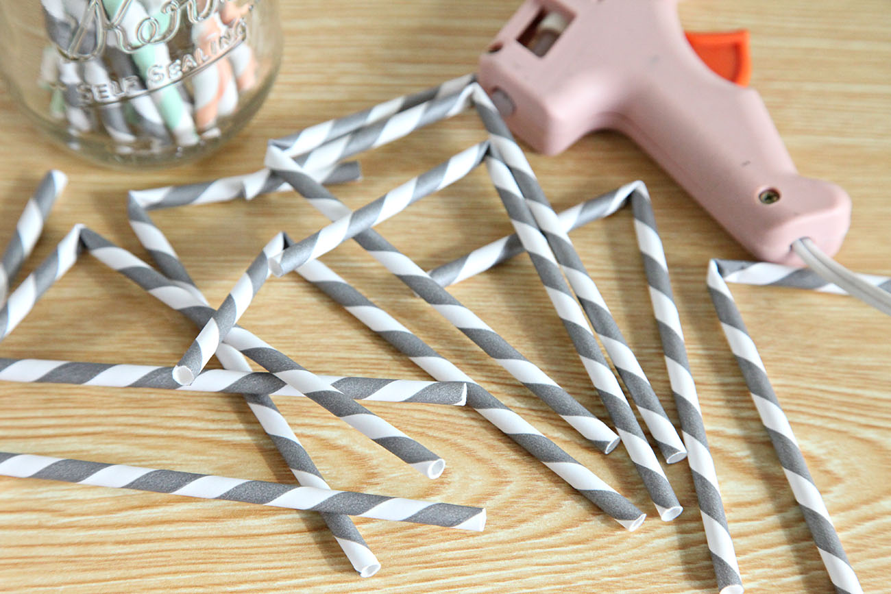 Unify Handmade: How to Make Paper Straw Snowflake Ornaments
