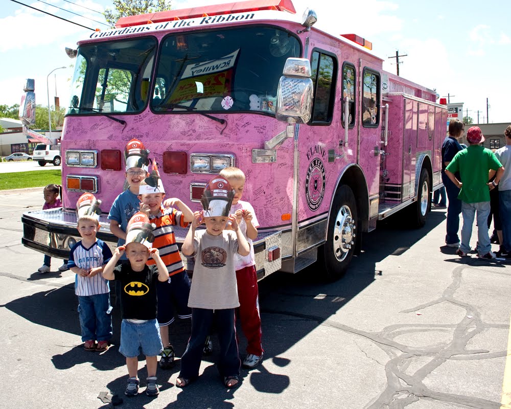 Boytrapped - The Story of the Statens: Pink FIre Trucks....