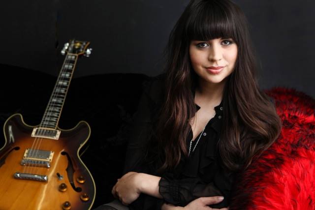 Alicyn Yaffee: performing live at Rock Wood Hall Stage 2