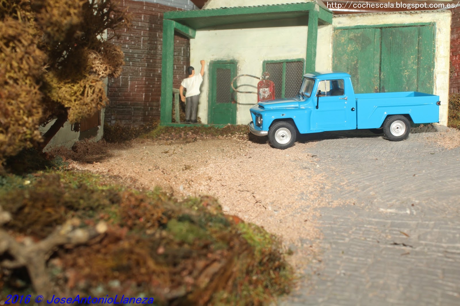 Son43: Ford F-75 Pick Up