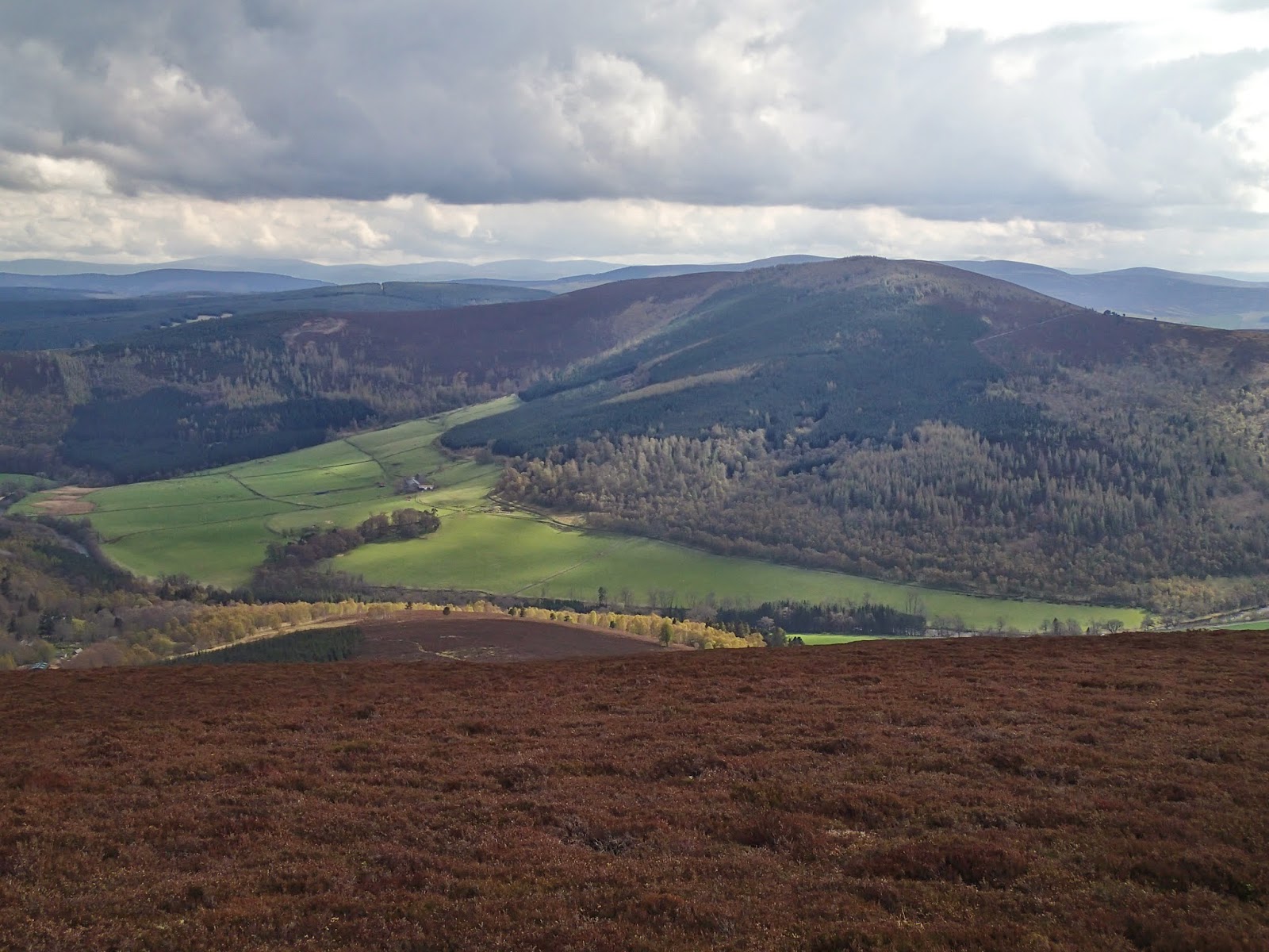 Mountain and Sea Scotland: Small hill, wide skies