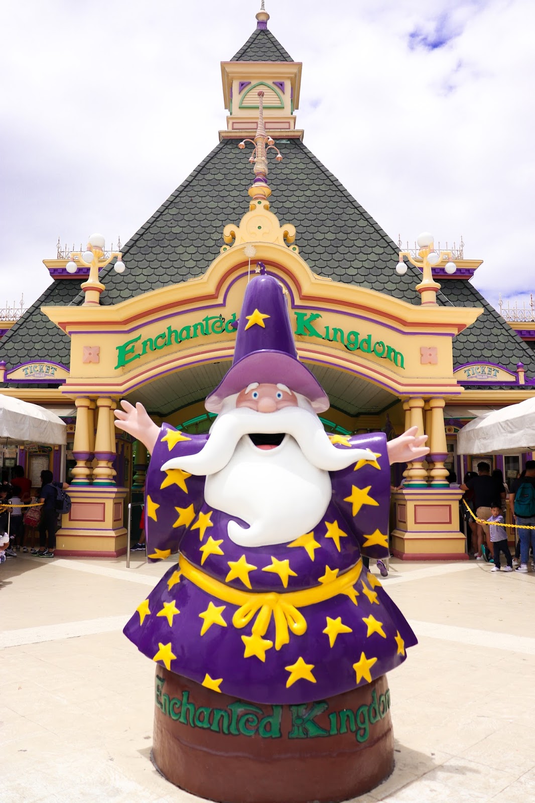 Fun Day in Enchanted Kingdom - Diane Loresca - Travels. Shops. School
